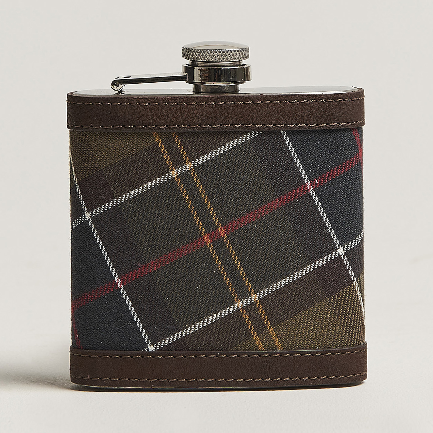 Barbour Lifestyle Classic Hip Flask Brown - CareOfCarl.dk