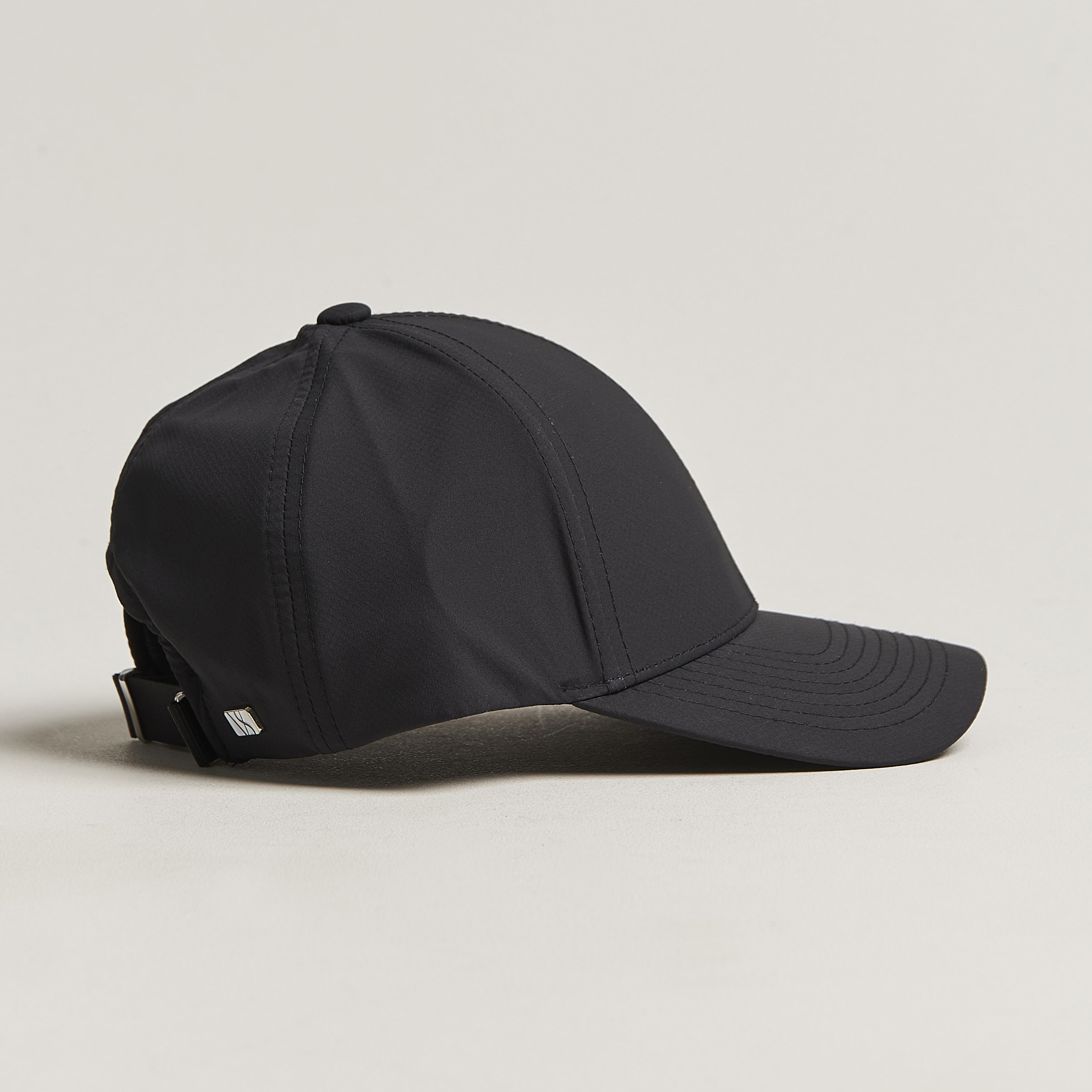 Varsity Headwear Active Tech Cap Black - CareOfCarl.dk