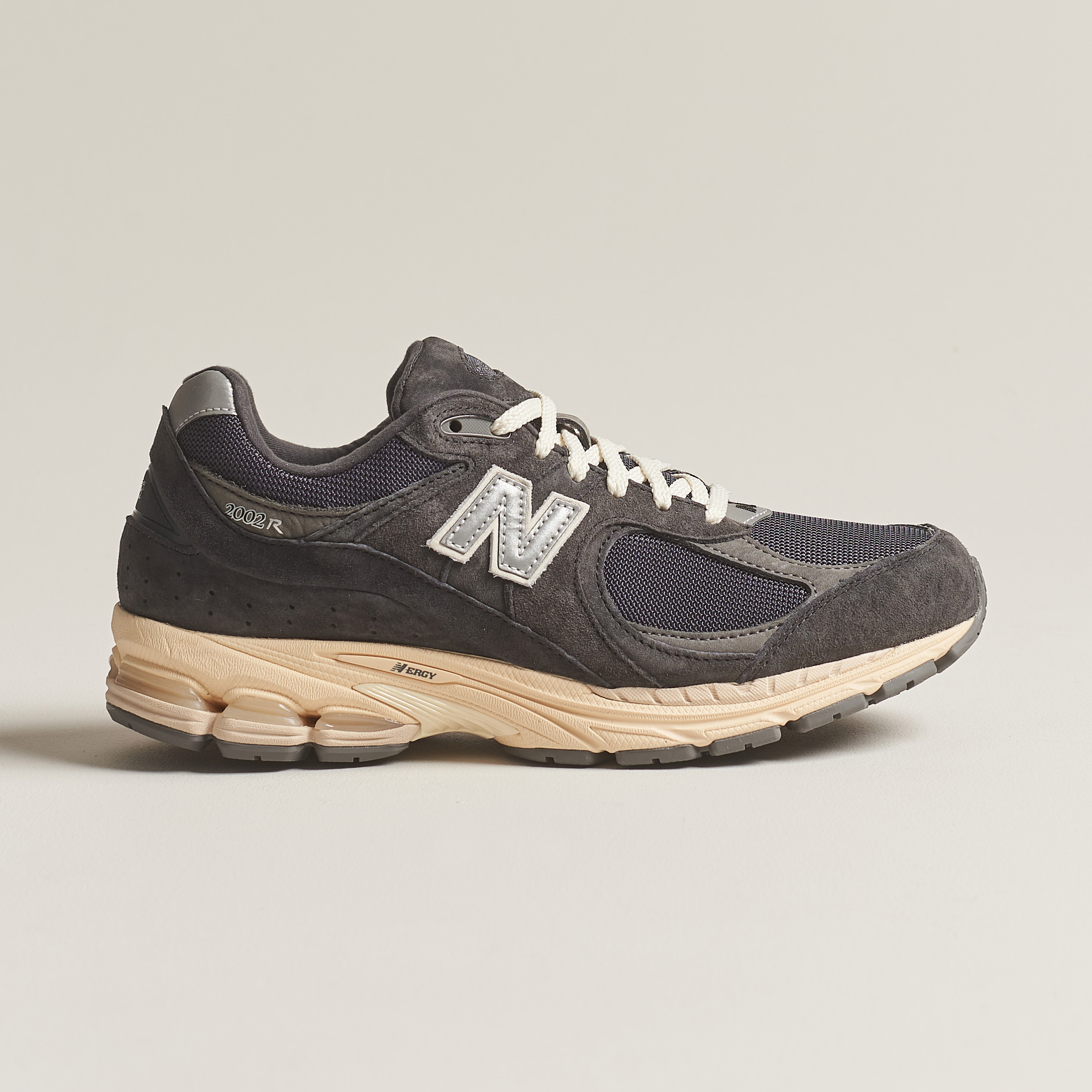 New Balance 2002R Sneakers Phantom - CareOfCarl.dk