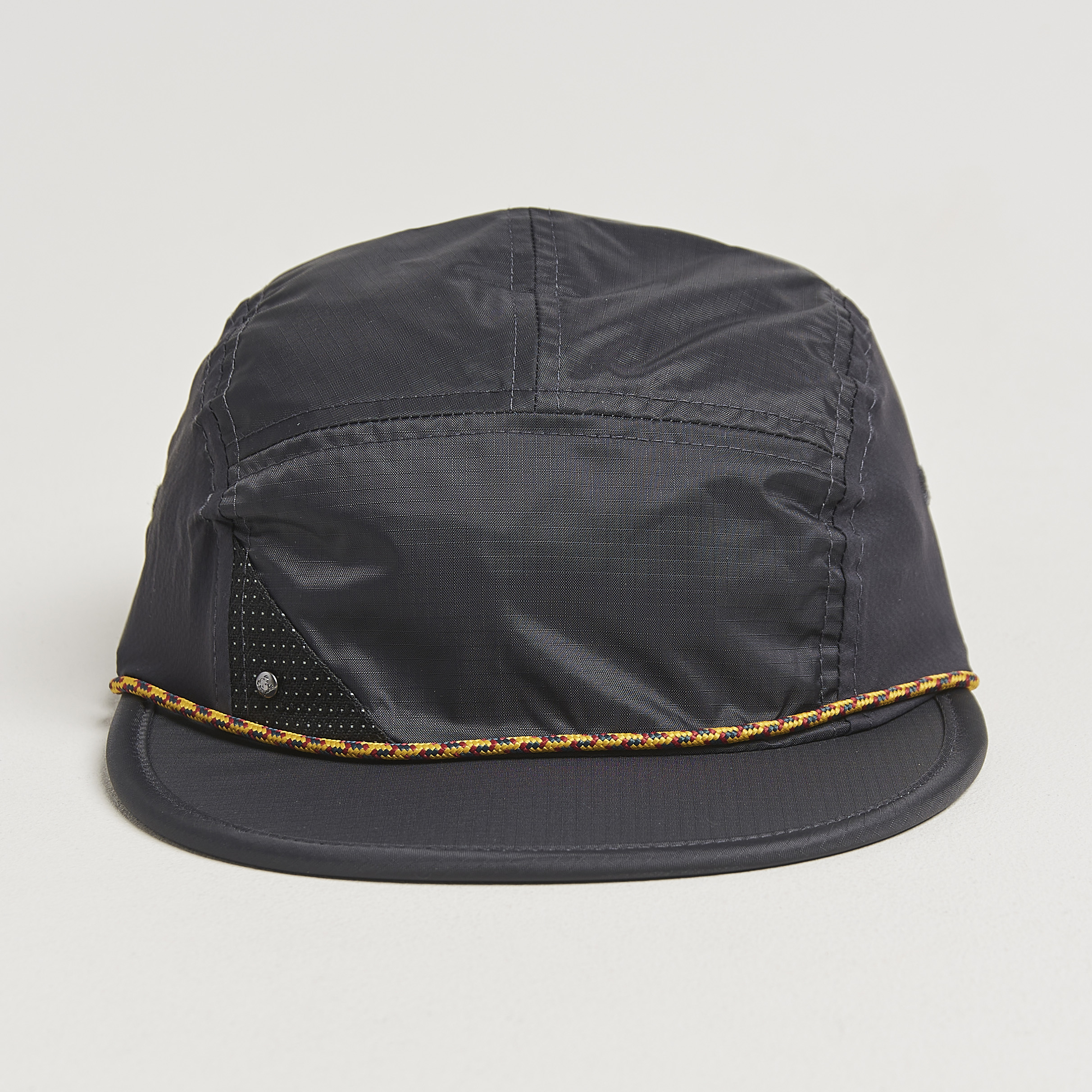 Klättermusen Runa Five Panel Cap Raven - CareOfCarl.dk
