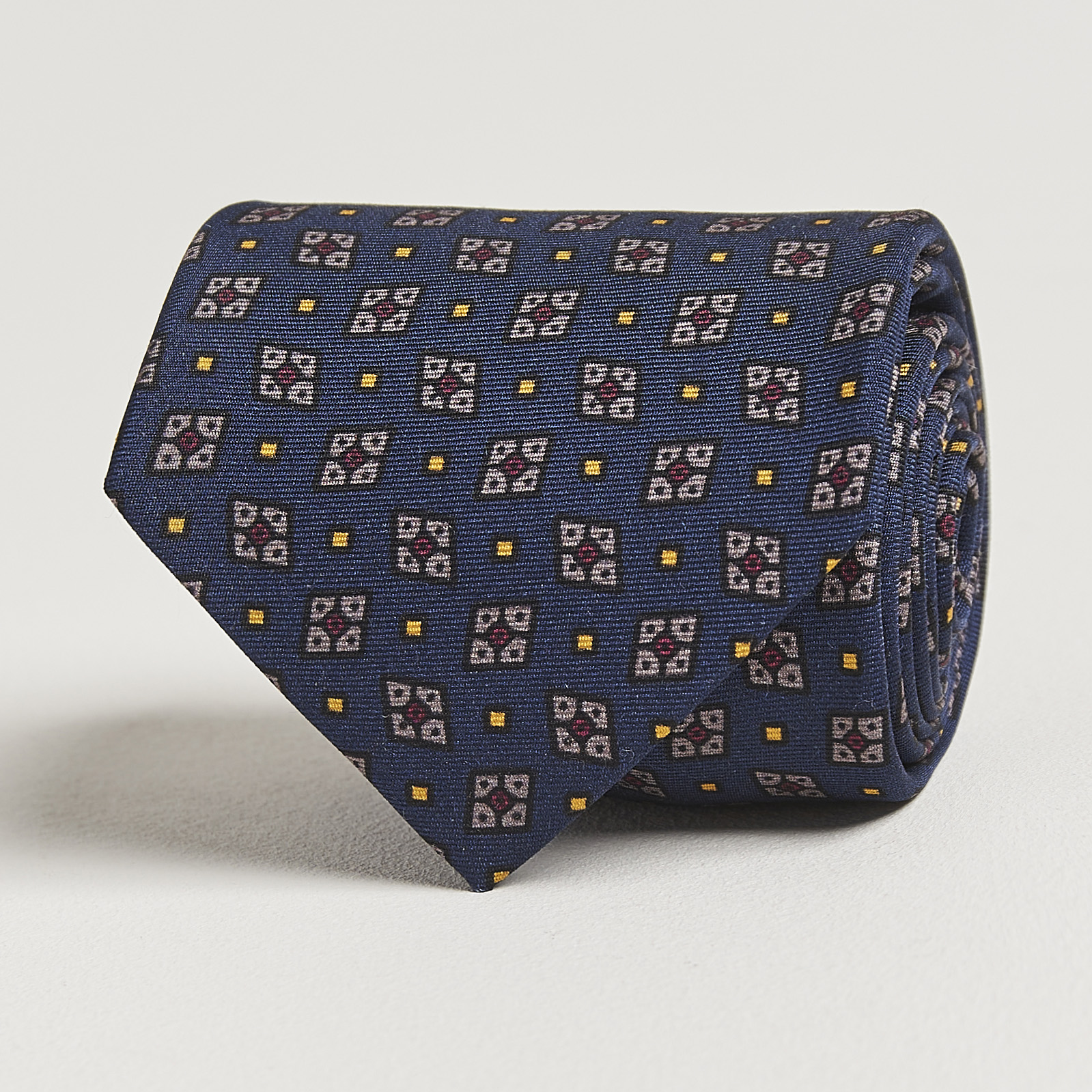 Drake's Mini Diamond Medallion Silk Twill Tie Navy - CareOfCarl.dk