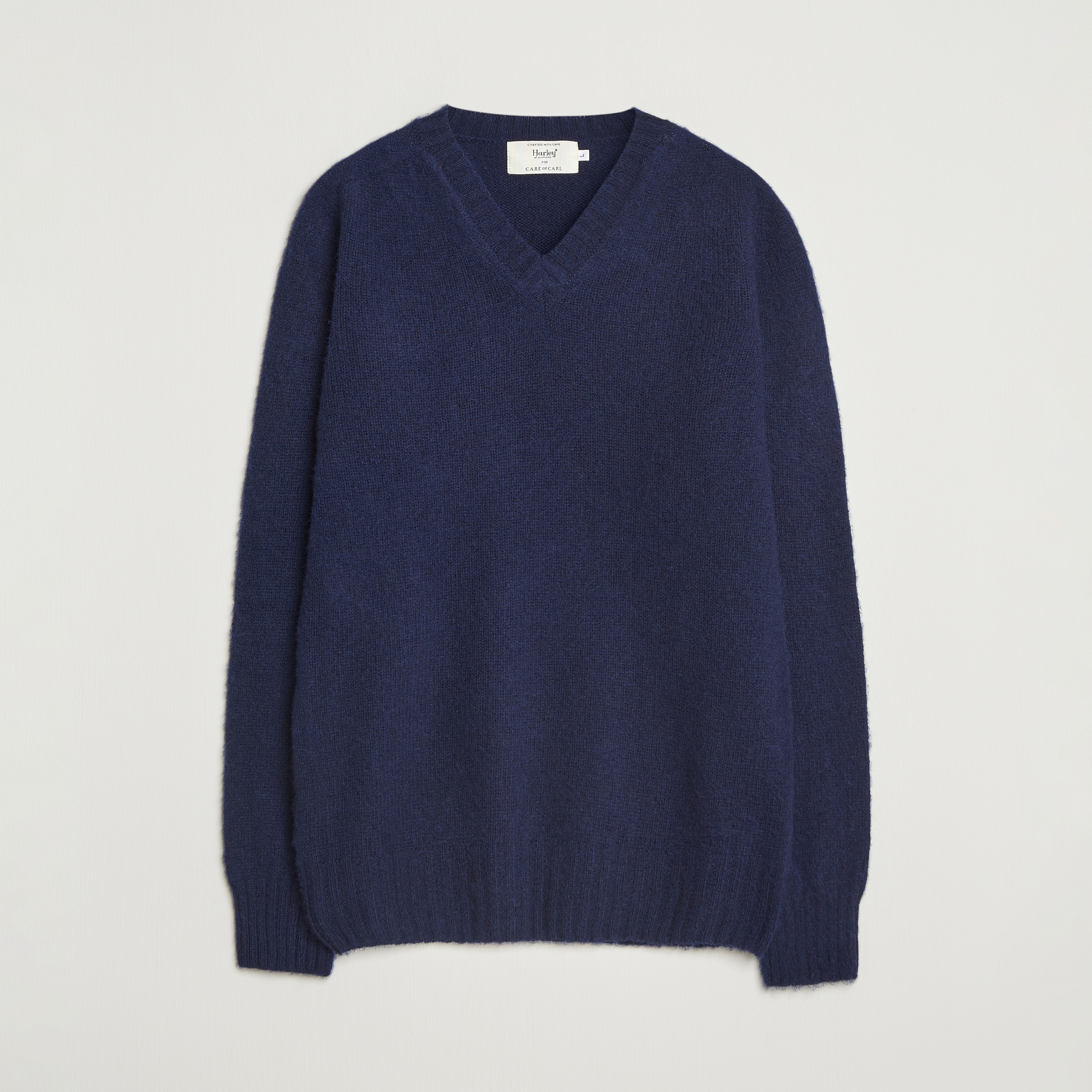 Harley Of Scotland Brushed Supersoft Lambswool V-Neck Navy - CareOfCarl.dk