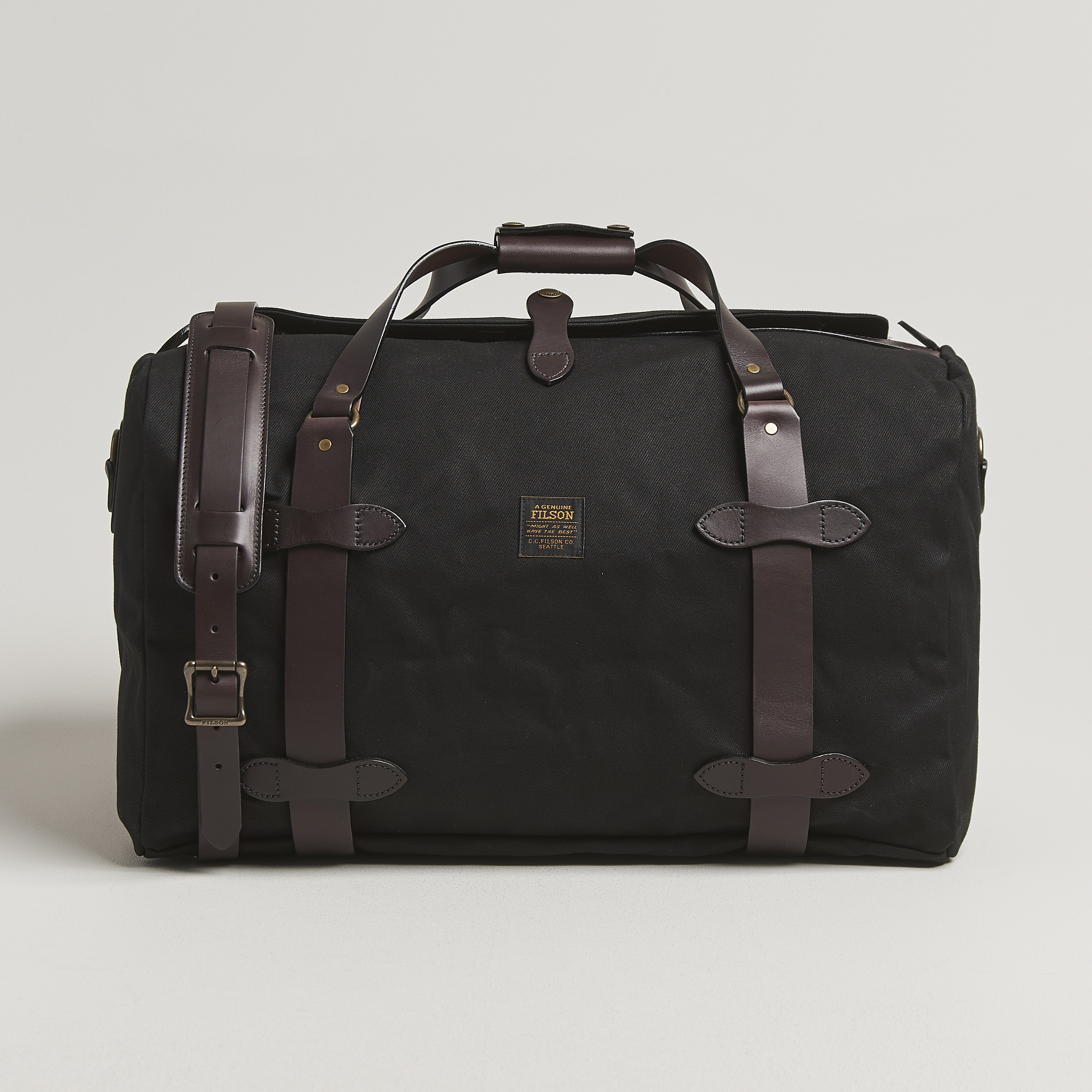 Filson Duffle Medium Black - CareOfCarl.dk